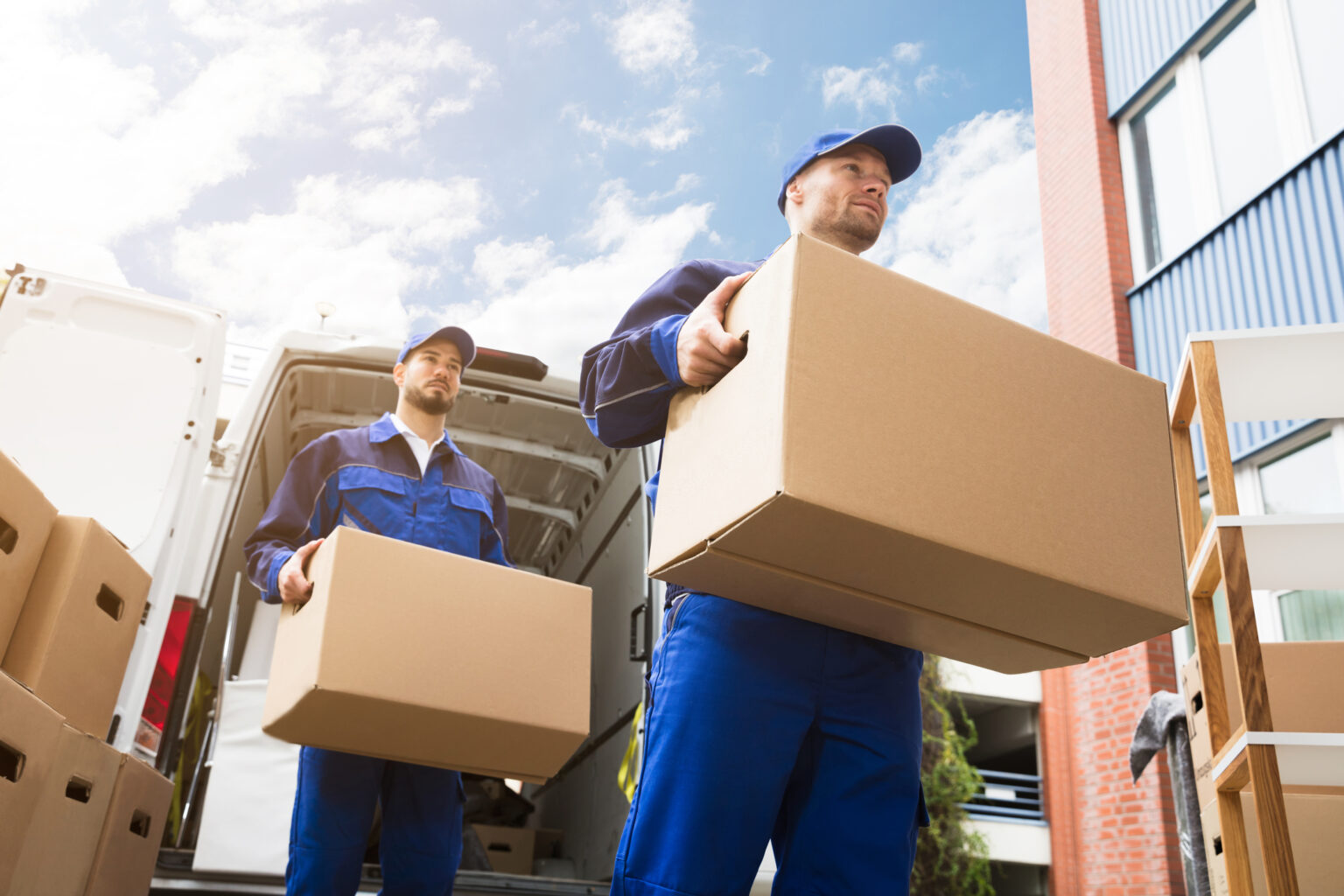 De grootste last-mile carriers in België: bpost, DHL, PostNL vergeleken ...